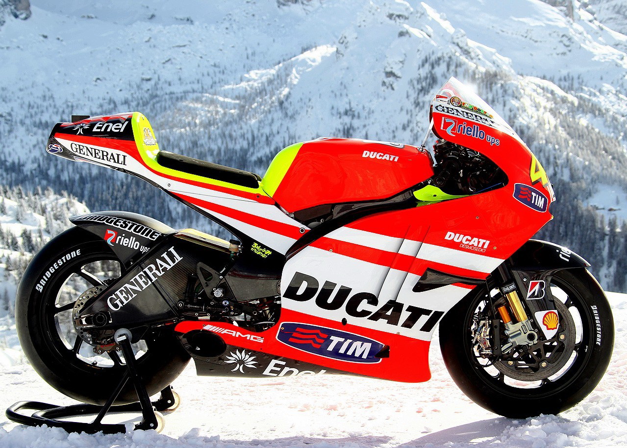 Bikes Wallpaperz: Pictures Ducati Desmosedici GP11 Wallpapers