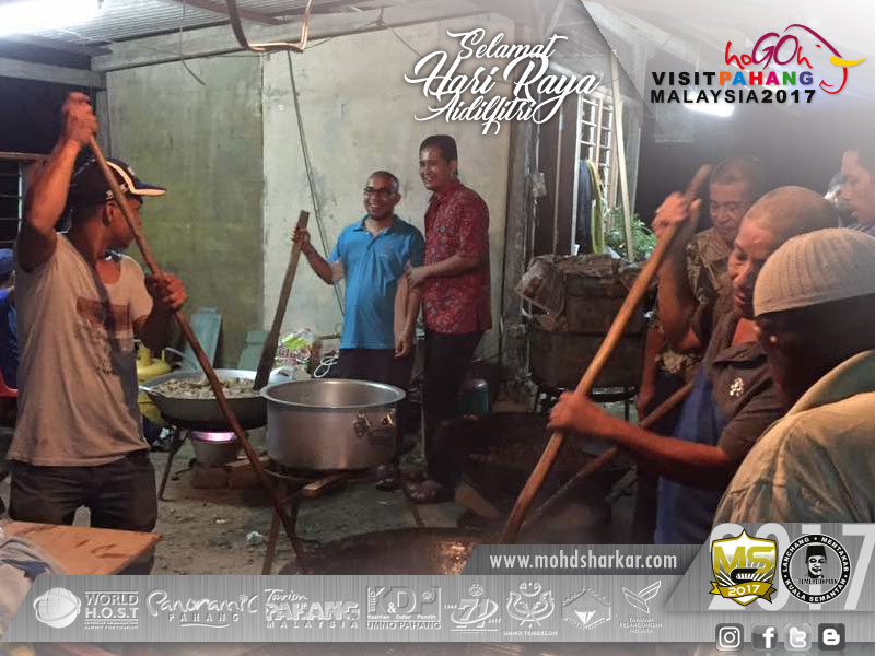 Mohd Sharkar's The Official Blog: Majlis Kenduri Hari Raya merewang Kg ...