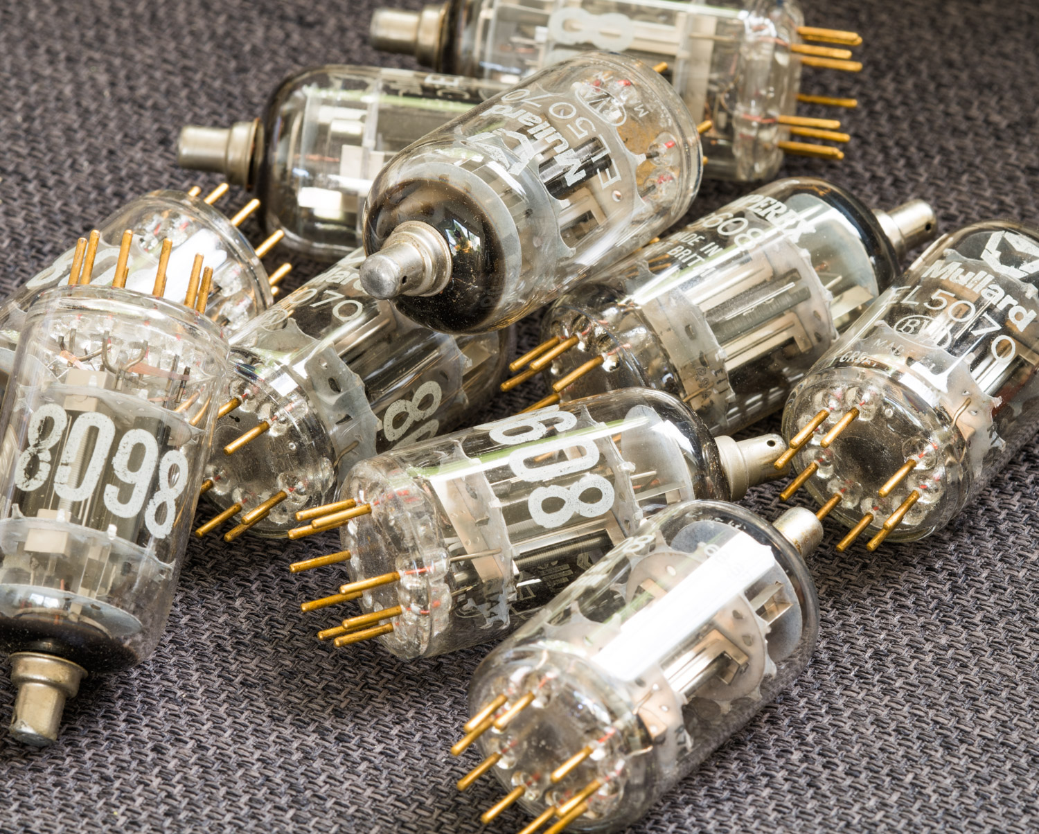 VinylSavor: Tube of the Month : The 8608 / EL5070