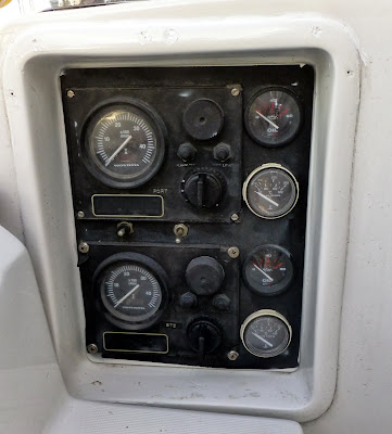 Magic, a Privilege 39' Catamaran, is SOLD: Exterior Features