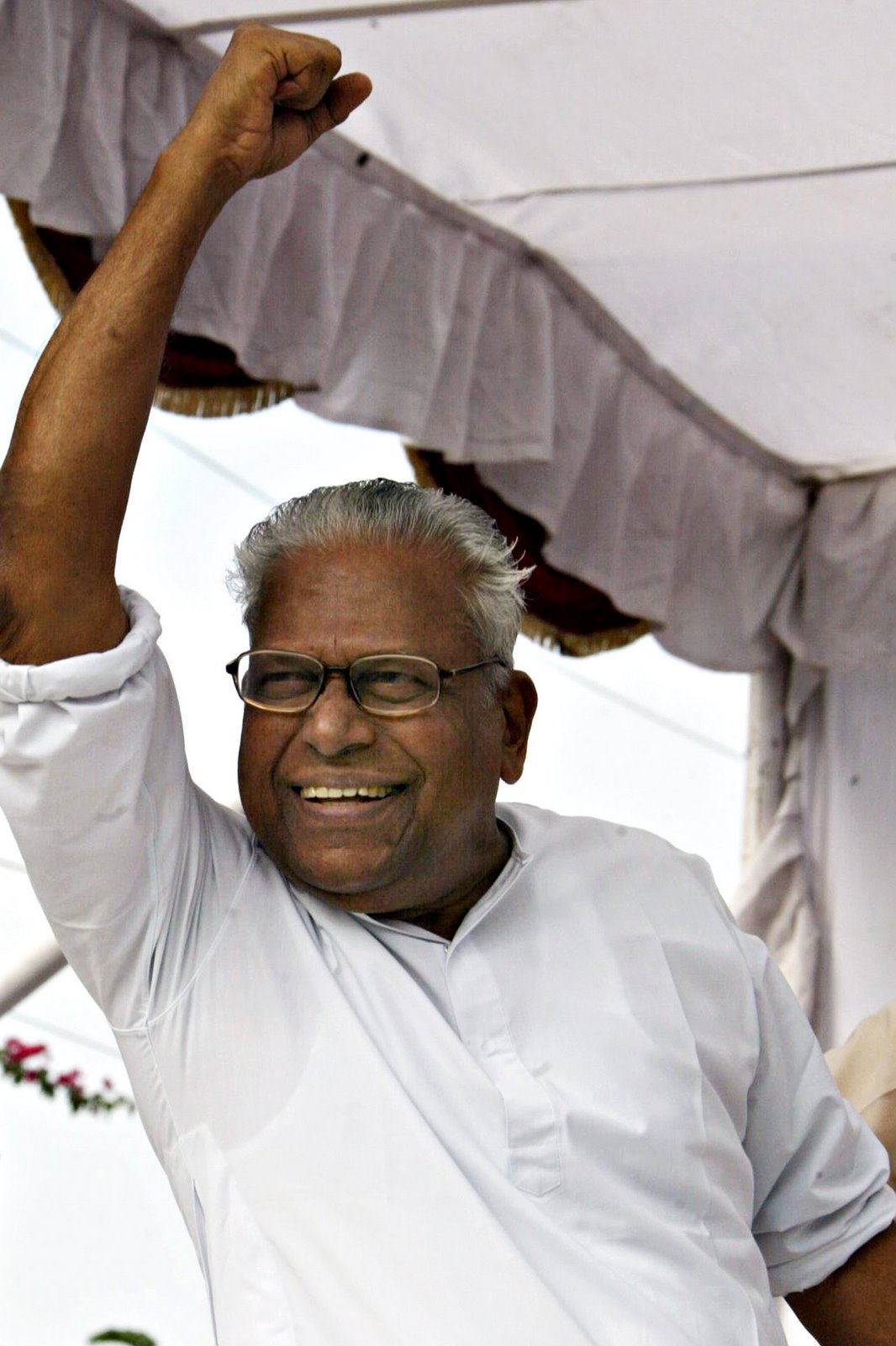THUNDERBOLT: VS Achuthanandan elected floor leader of CPIM in Kerala