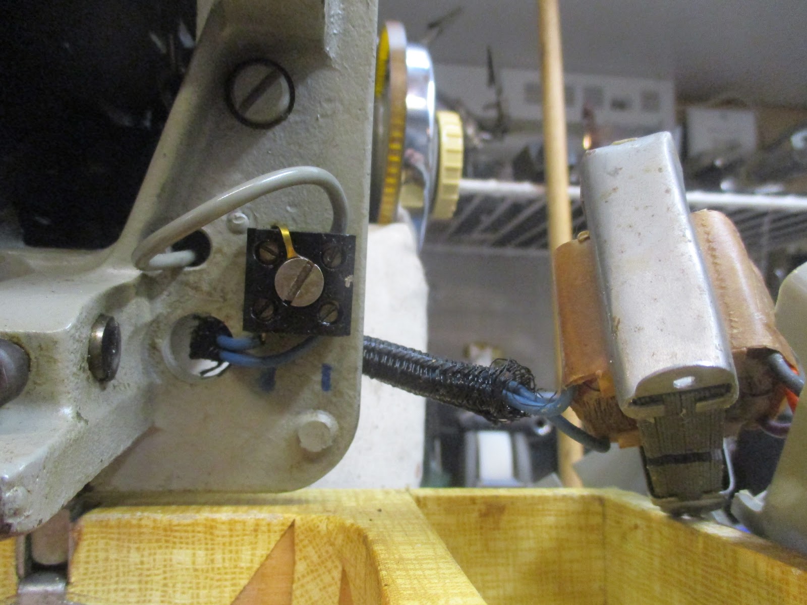 MI Vintage Sewing Machines: Necchi BU - NA Wiring