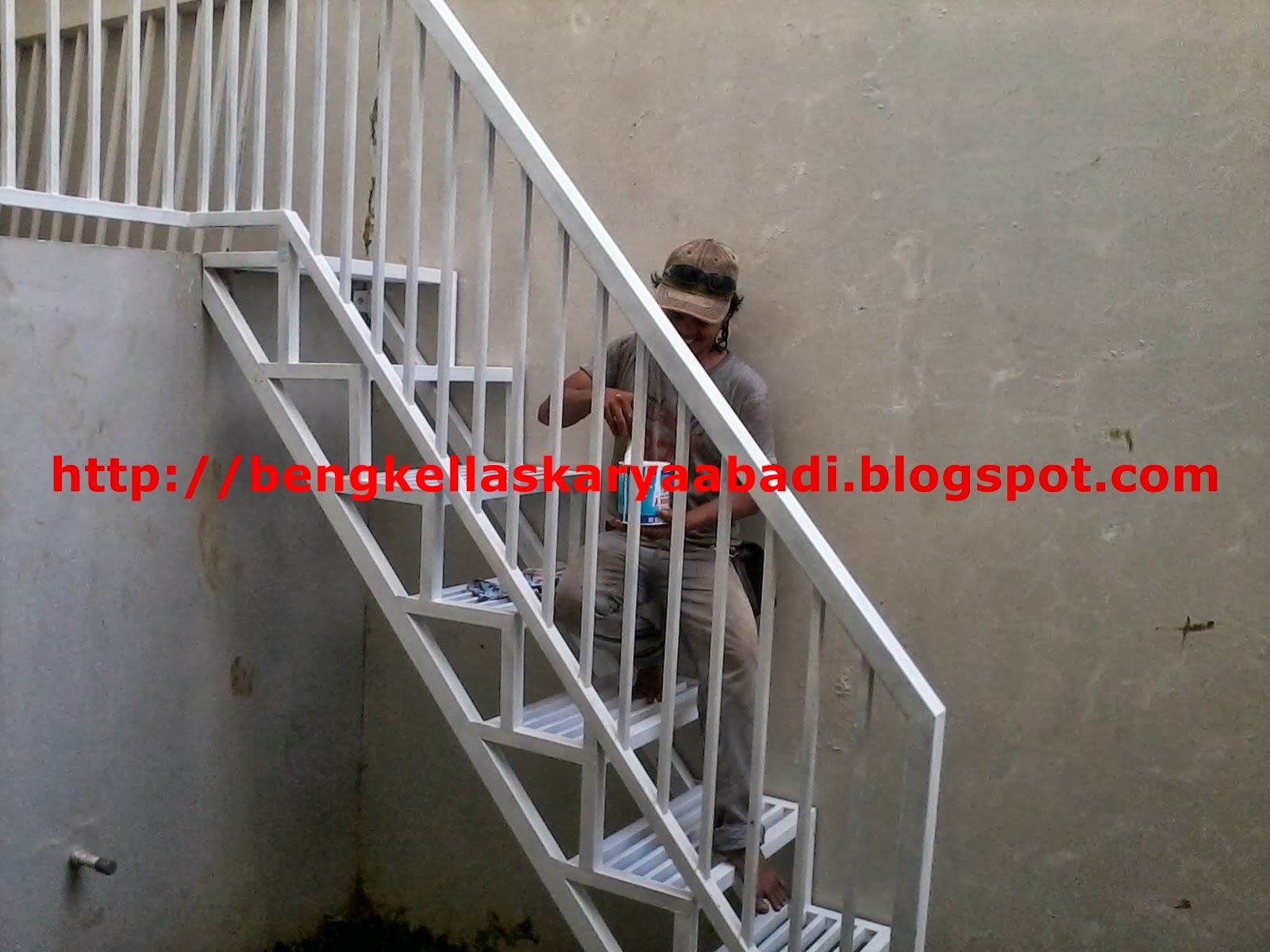 70 Model Tangga Besi Hollow | Gubug Minimalis