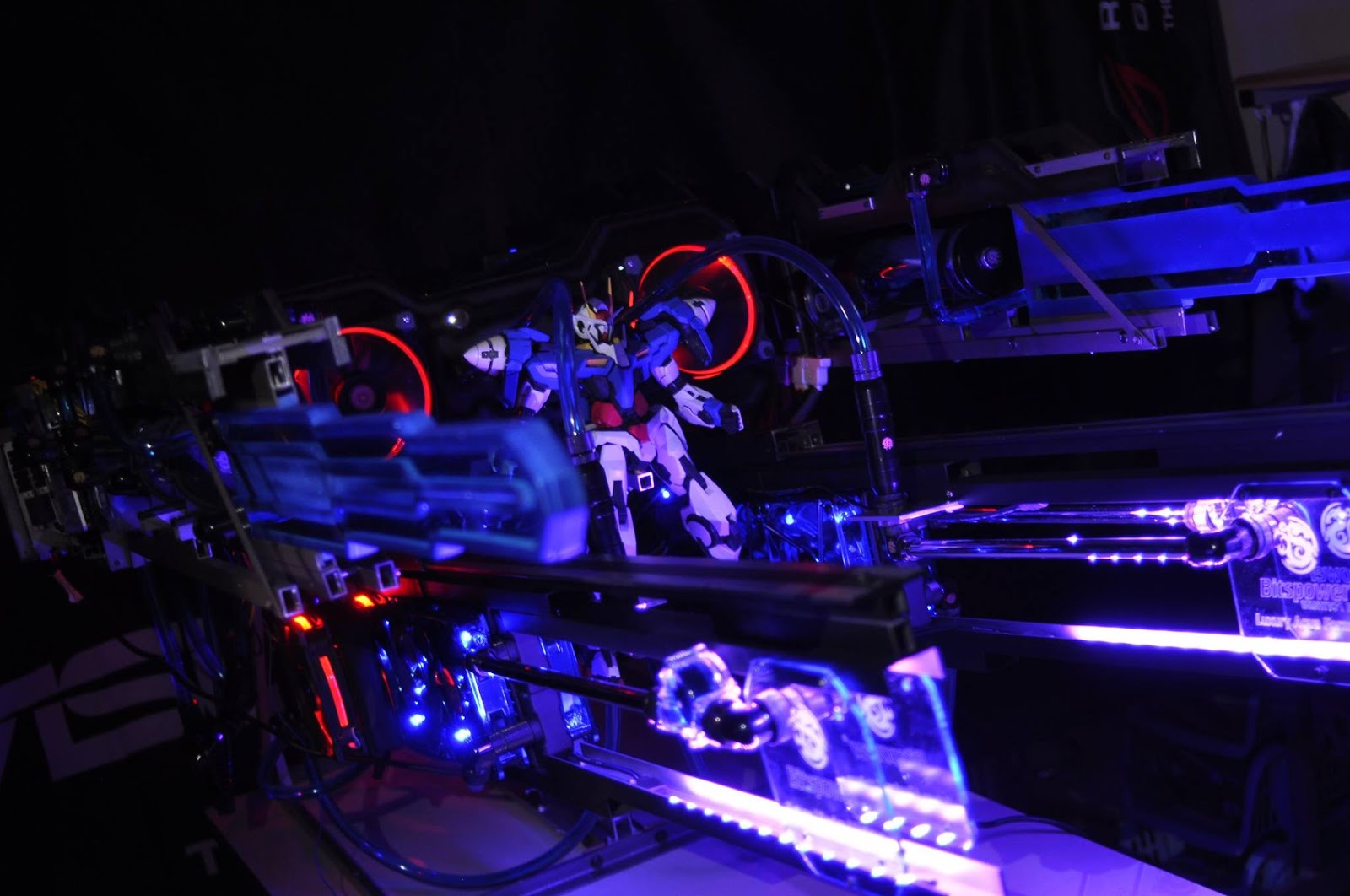 This Stunning 00 Gundam Inspired PC Should be Mass Produced!