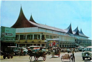 Pasar Raya Kota Padang (Padang Theater) Tahun 1980 - Sumatera Barat ...