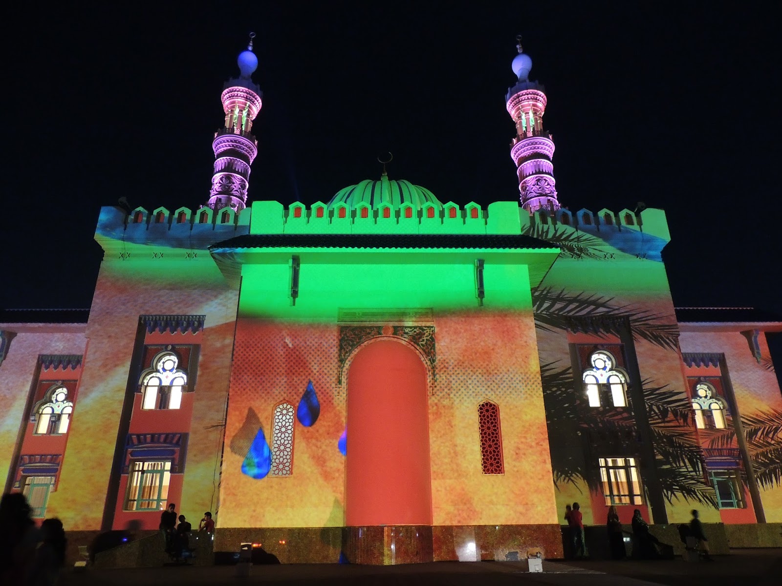 Diapers for Lipsticks: Al Majaz Waterfront Mosque Sharjah Light Show ...