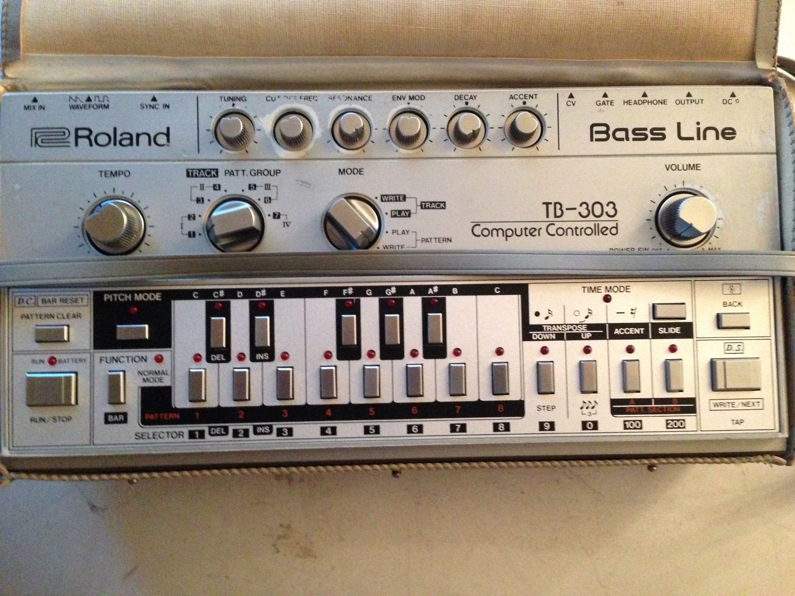 MATRIXSYNTH: Roland TB-303 Bassline Synthesizer