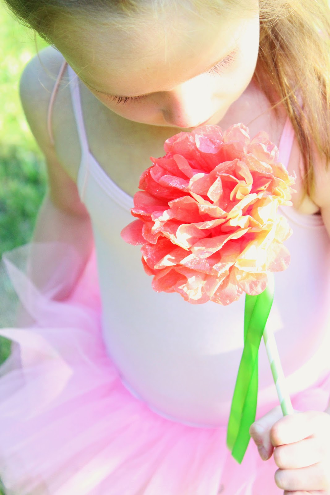 Icing Designs: DIY hand-glittered mini paper pom fairy flower wands