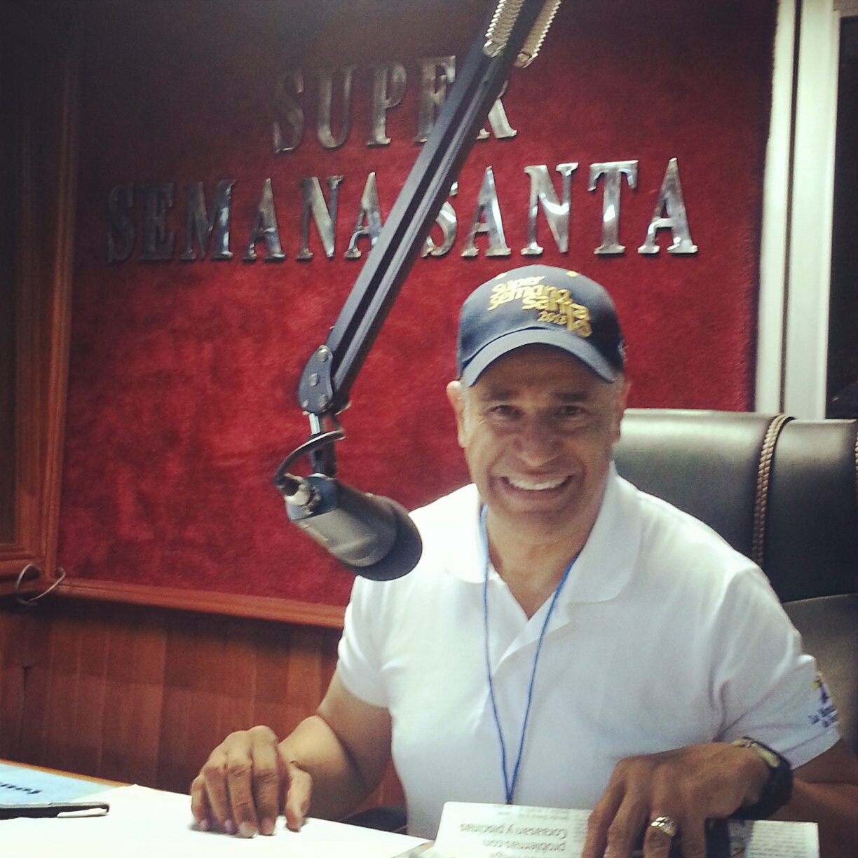 Conoce a Roberto Rodriguez voz oficial de Super Semana Santa 2015 # ...