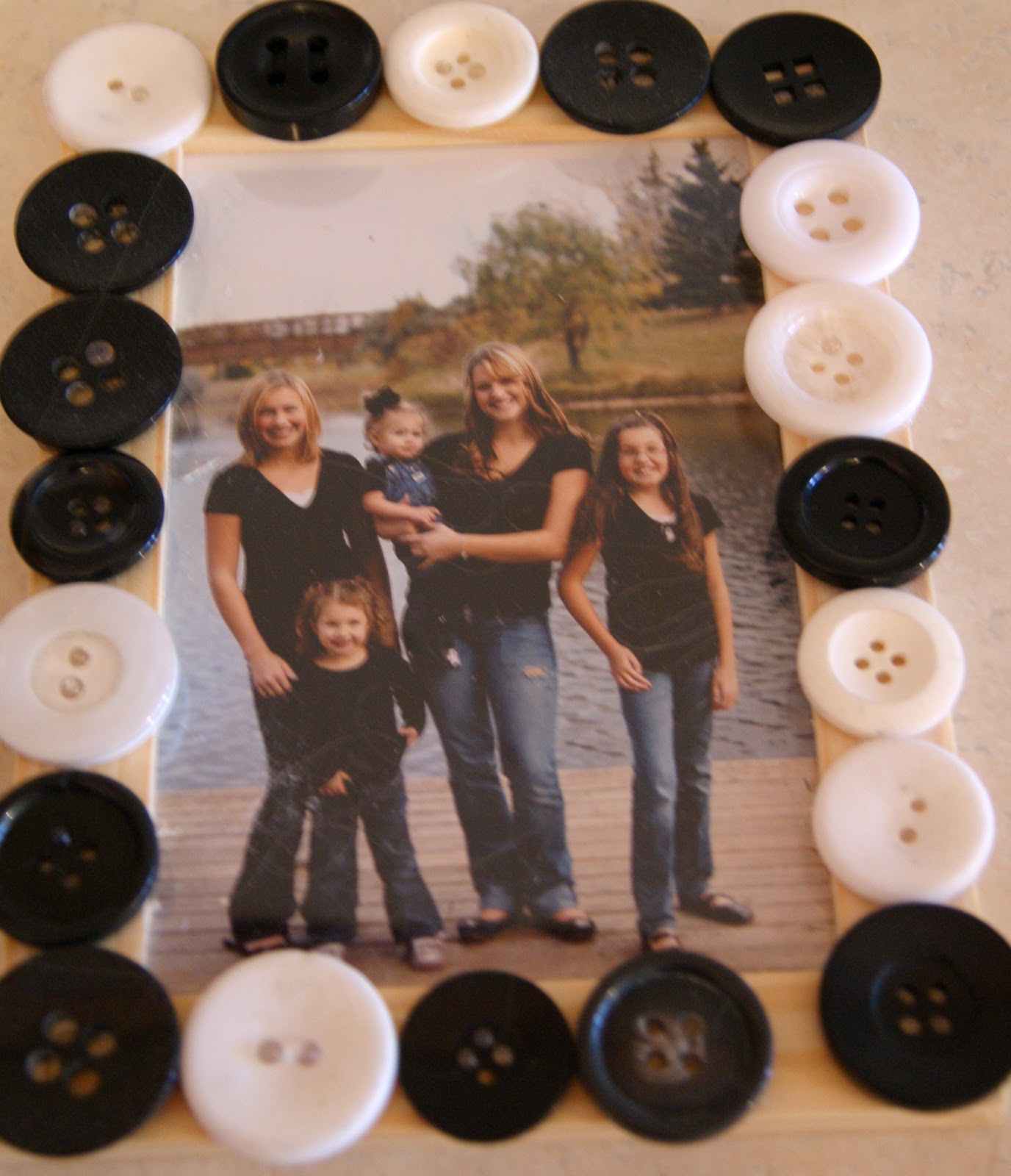 Crafty Sy: Button Frames