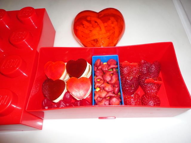 Bento School Lunches : Valentine's Day Bento Lunch #230: Red Hearts
