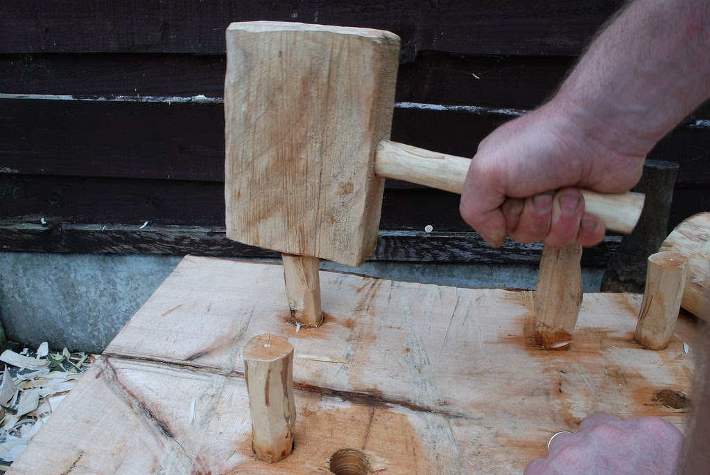 Simon Hill Green Wood Carving: Tool projects.
