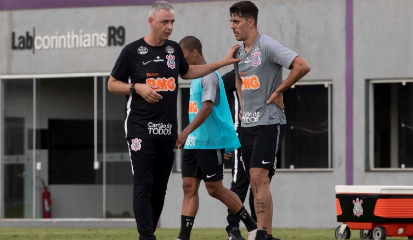 Sanchez revela real situação da convivência entre elenco e Tiago Nunes