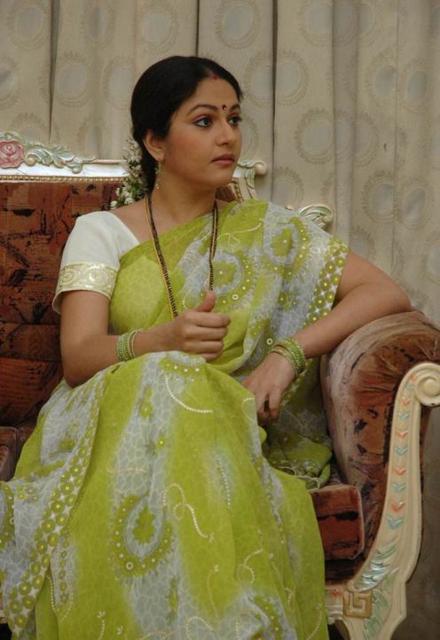 Gracy Singh In Green Saree