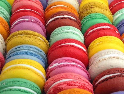 Pretty Colorful Macarons Pictures