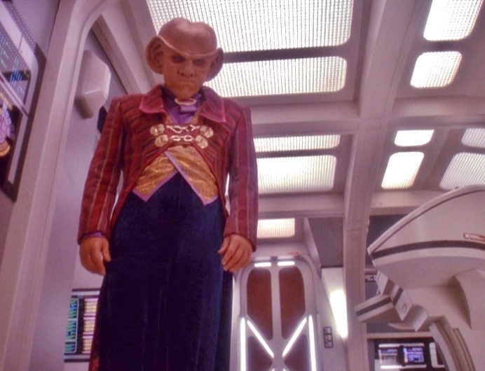 The Ferengi Costumes Of Star Trek: Deep Space Nine: Distressed Quark
