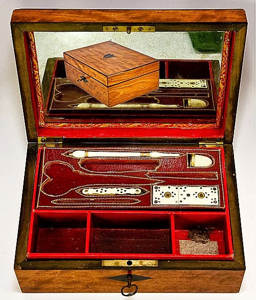 Sew Historical...and other fun stuff: The Sewing Box