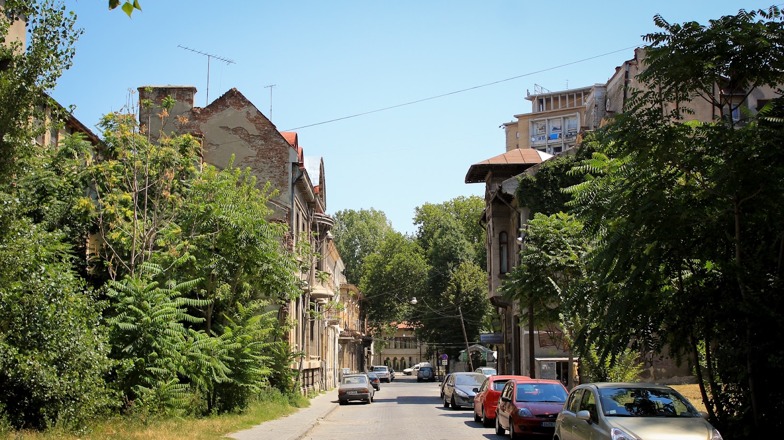 Contraste (13) - Bucurestii Vechi si Noi