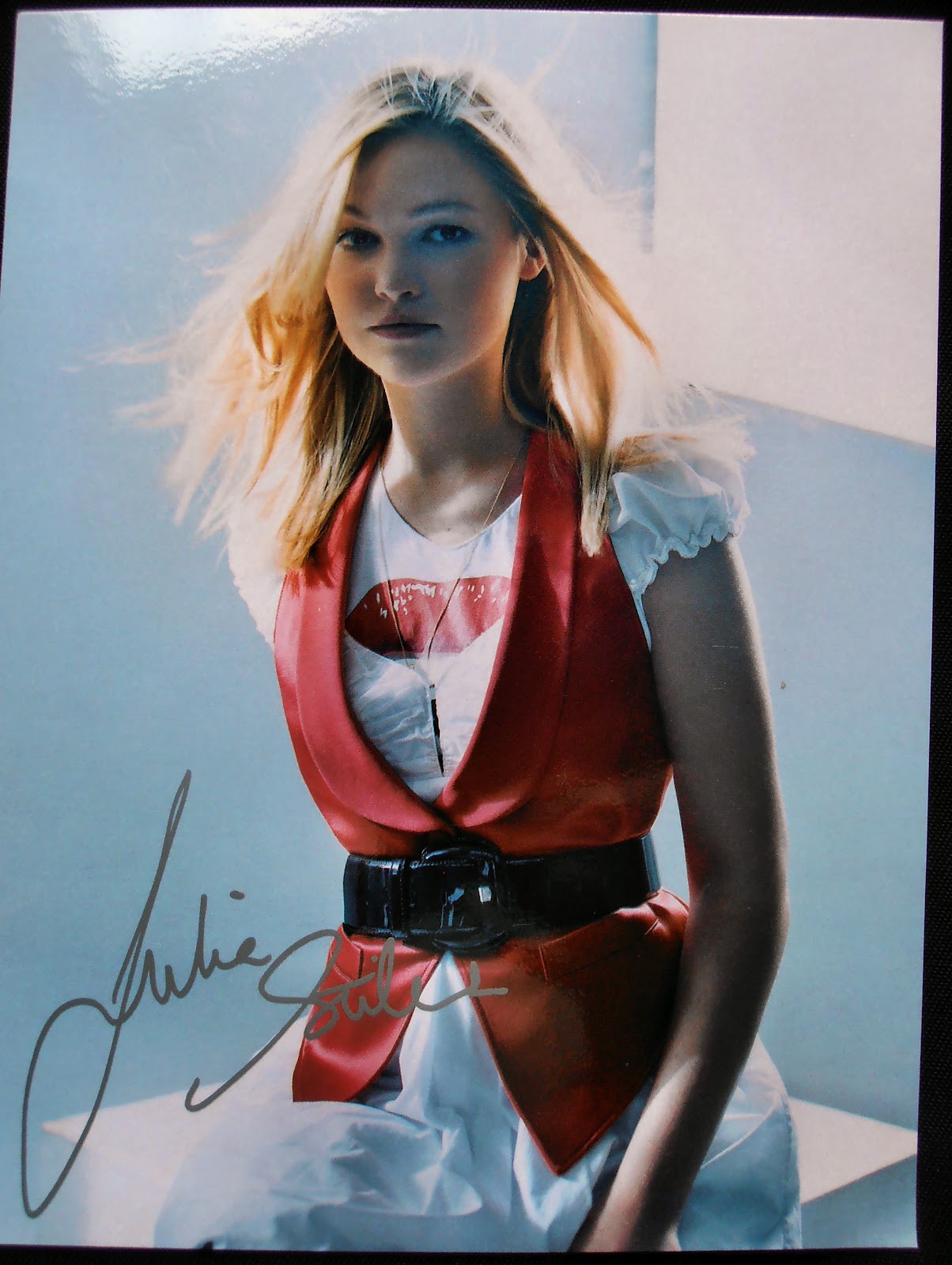 Autographs of celebrities from Leo