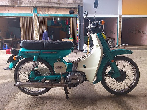 Seputar Sepeda Motor: Spesifikasi Yamaha V75