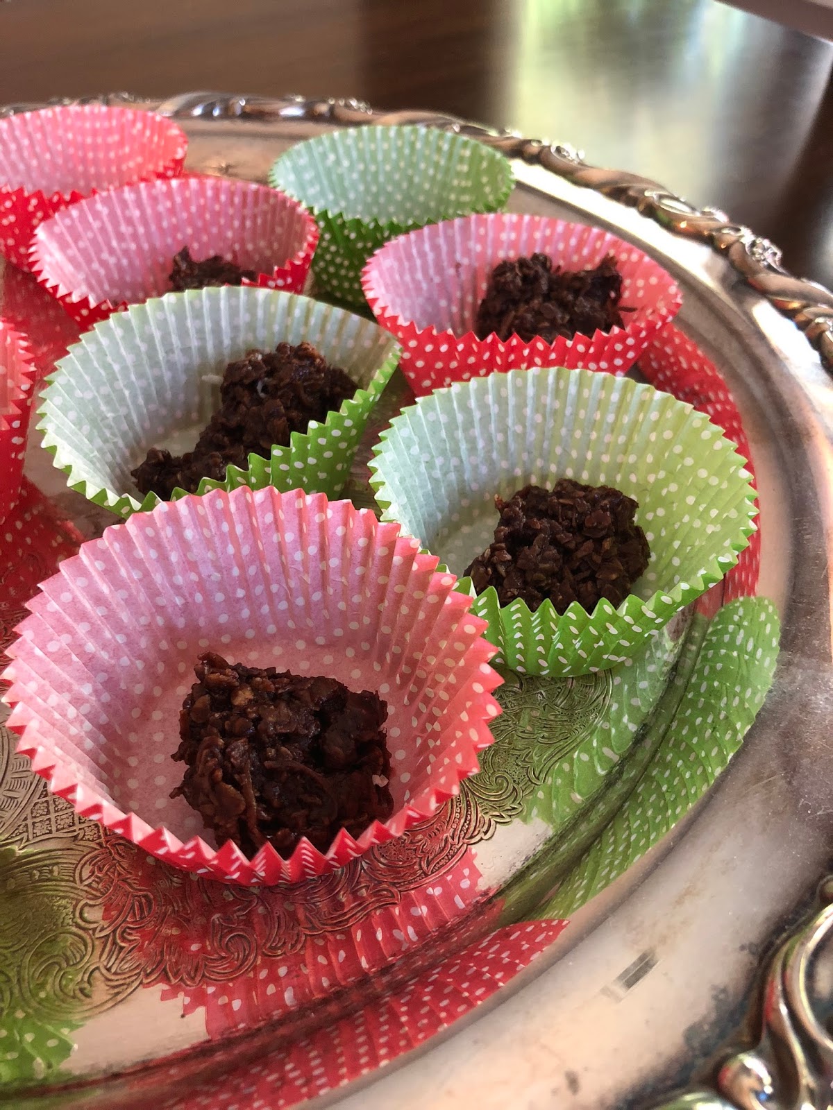 vegetarian south: Moose Drops - Vegan No Bake Cookies