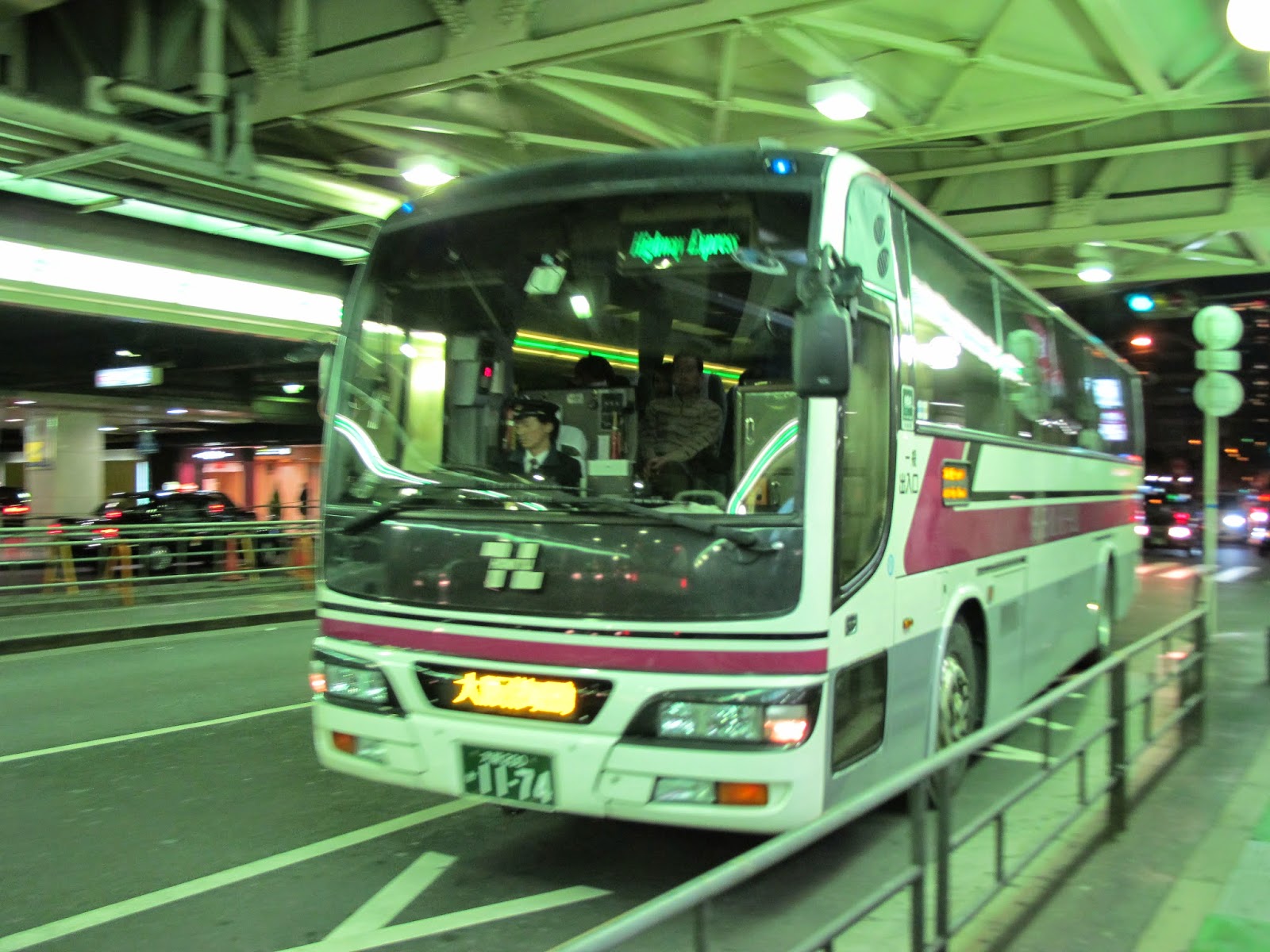 リョウさんの徒然日記: 画像祭りin阪急高速バス（西工車編） The Maroon arrow Express of Hankyu bus ...