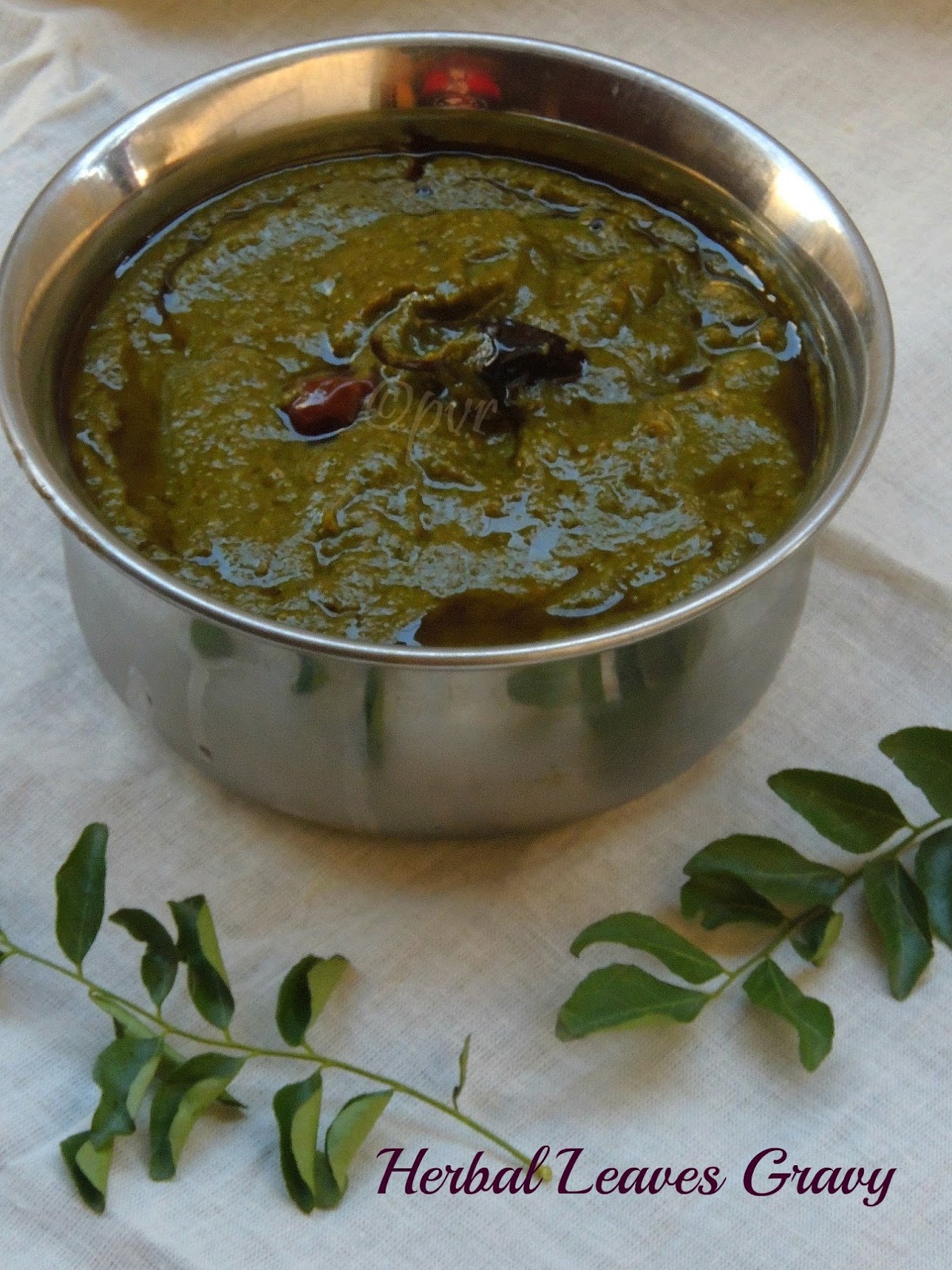 Priya's Versatile Recipes: Herbal Gravy/Mooligai Kuzhambu