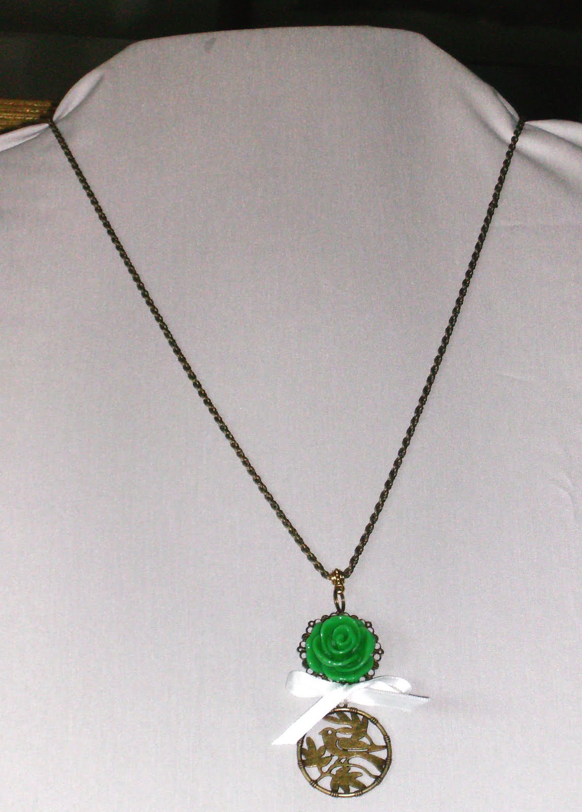 Expressões Criativas: Colares com pendentes diversos