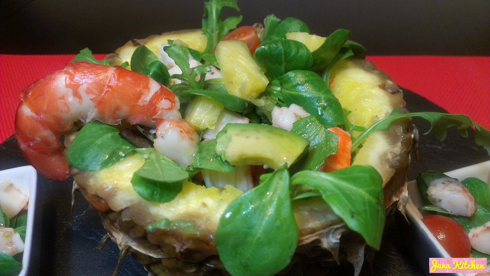 Jana Kitchen: Piña rellena de marisco