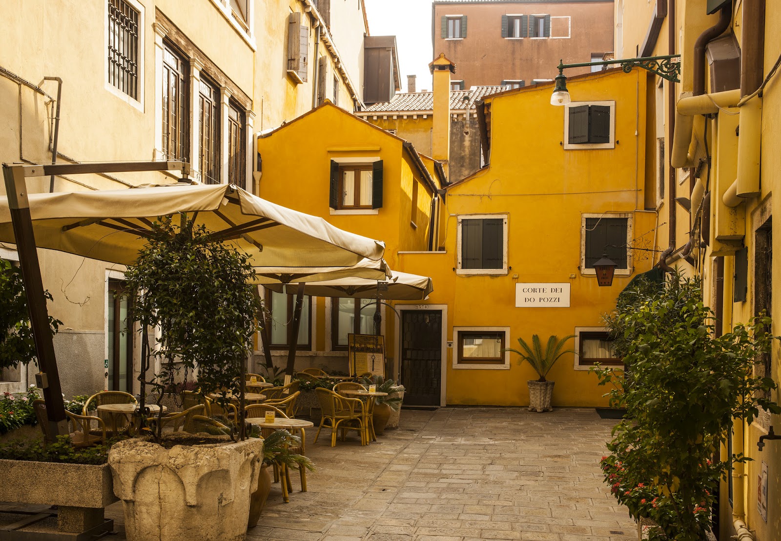 The Old Cowboy and Photography: Venice Part V--Intimate Venice