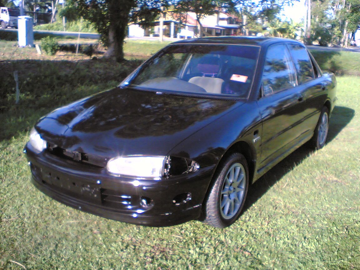 BUDGET POMEN: CAT WIRA HITAM METALLIC 2K