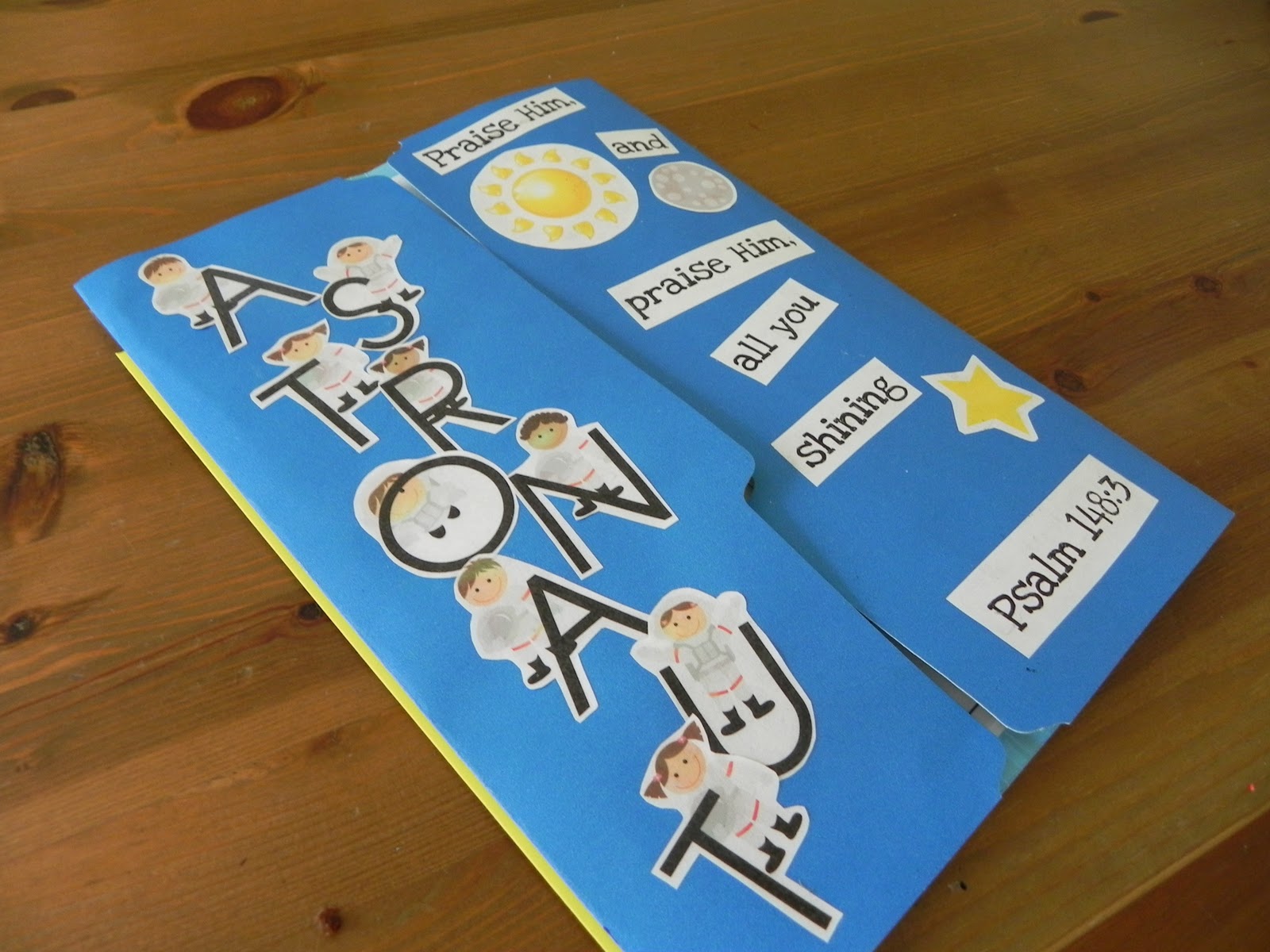 Knitting a Family: Our Astronaut Lapbook
