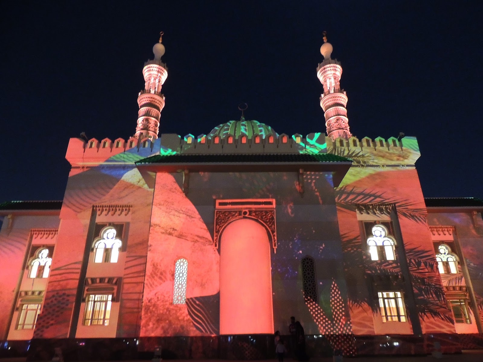 Diapers for Lipsticks: Al Majaz Waterfront Mosque Sharjah Light Show ...