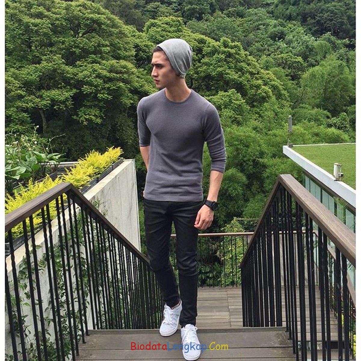 Foto Dan Biodata Lengkap Verrel Bramasta