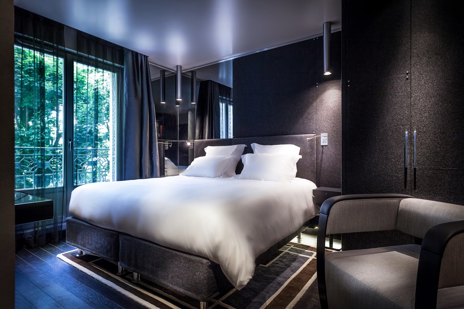 Les garçons aux foulards: Escapades