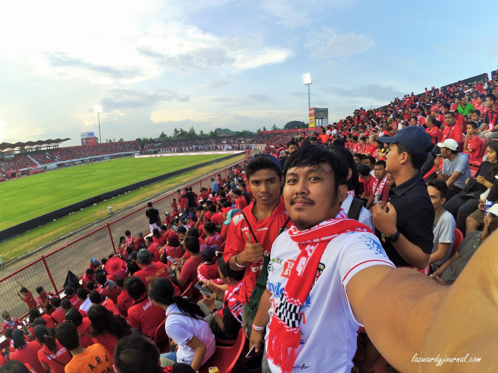 Keseruan Nonton di Stadion Kapten I Wayan Dipta : Gianyar ~ Lazwardy ...