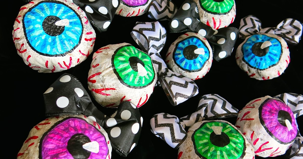 Cassie Stephens: DIY: Eyeball Ornaments