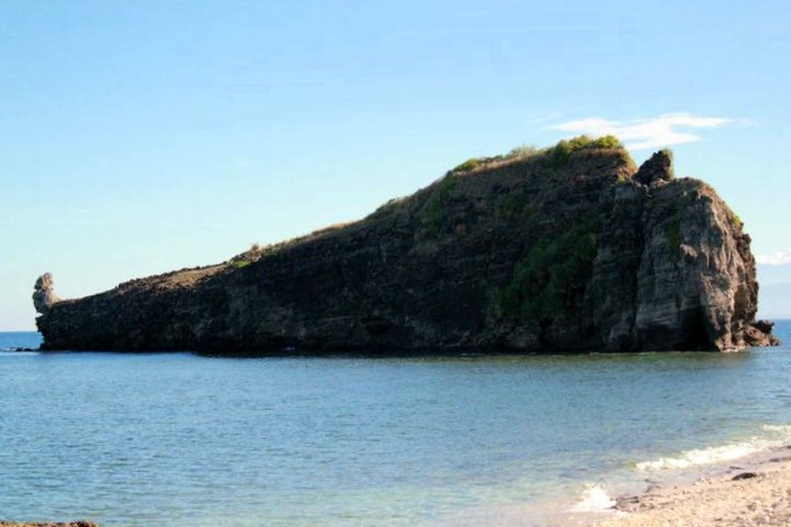Pundaquit Beach