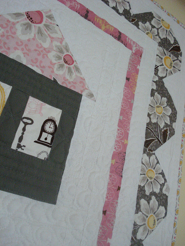 Bee In My Bonnet: Daisy Cottage Peek 2...