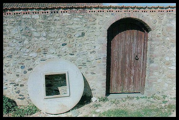 Past Remains in South-West Britain: Colcombe Castle, Colyton, Devon