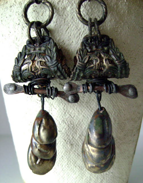 Anvil Artifacts: Earbobs for the Little Lady and Stand Still so I can ...