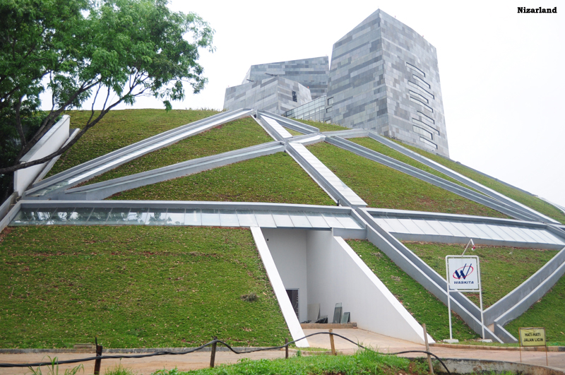 NIZARLAND: Perpustakaan Baru UI