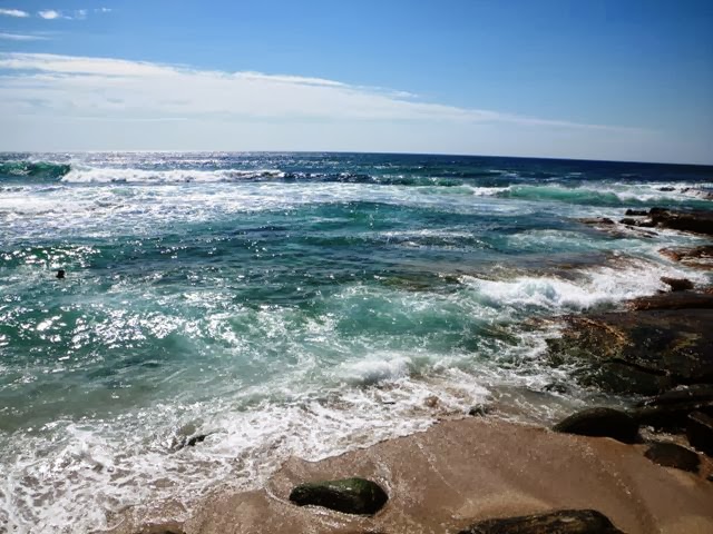 Swimming pool stories: Bathing in the briny at Bronte's Bogey Hole