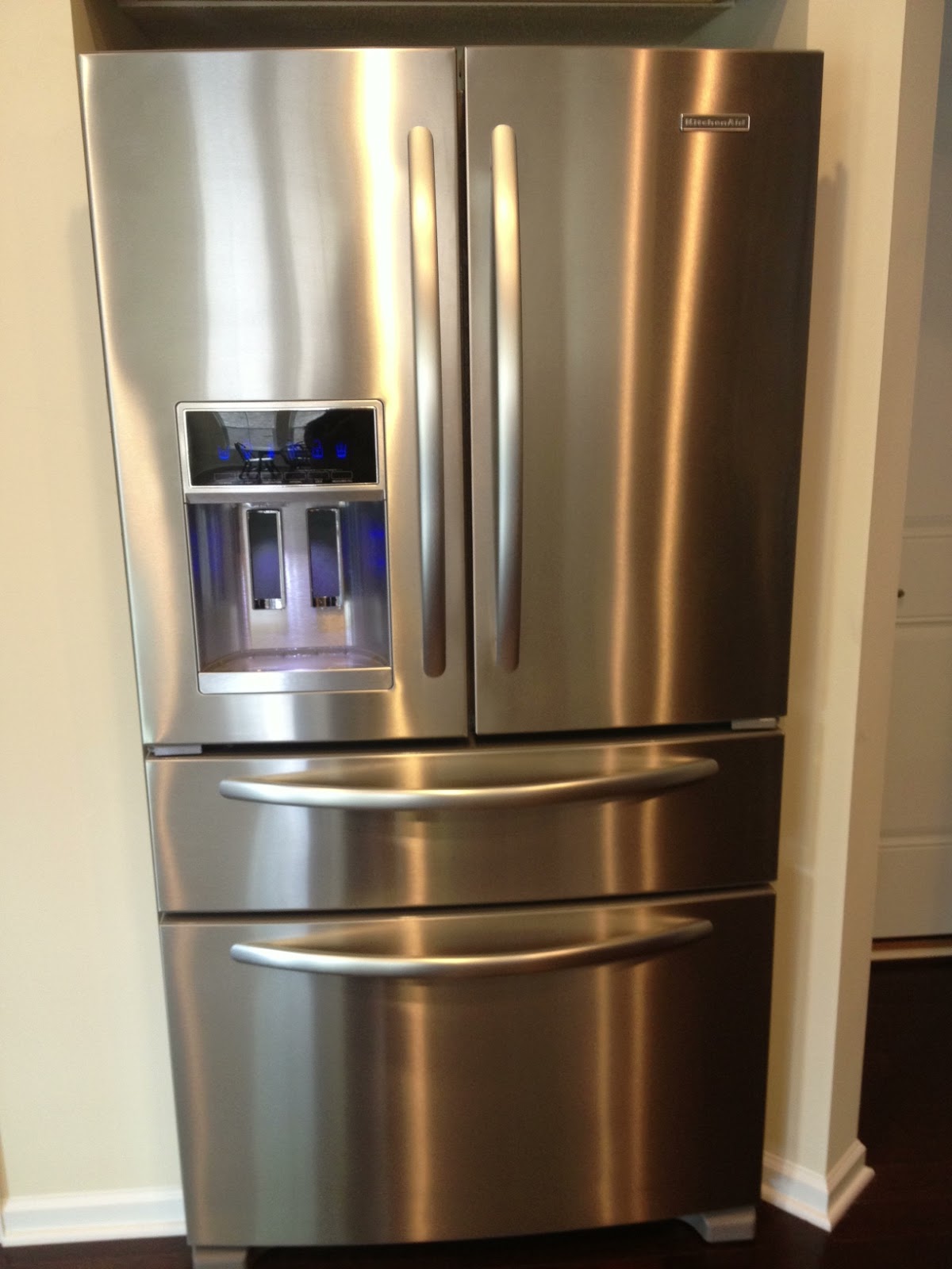 Decorist Chick: The kichen is unpacked and the great refrigerator debacle