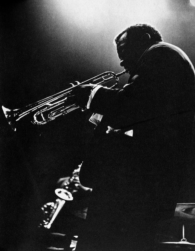 Antique and Classic Photographic Images: Miles Davis in action (1958)