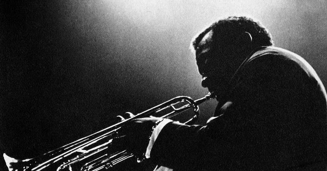 Antique and Classic Photographic Images: Miles Davis in action (1958)