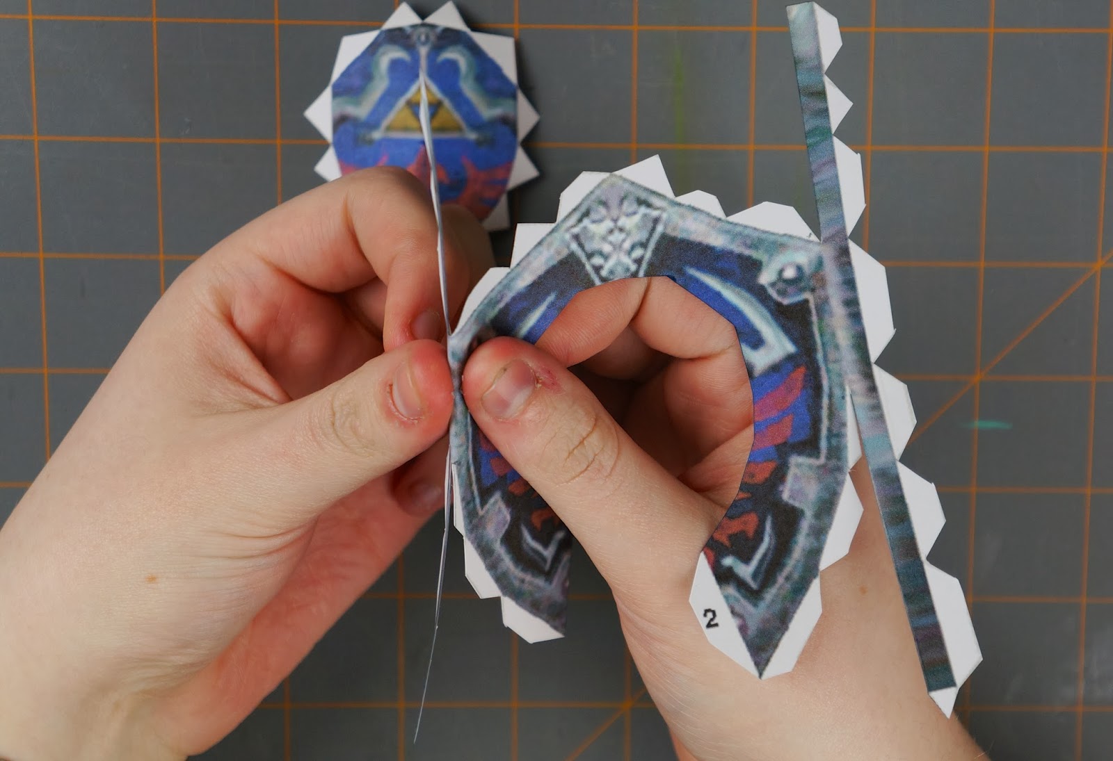 Otaku Crafts: Hylian Shield Ornament