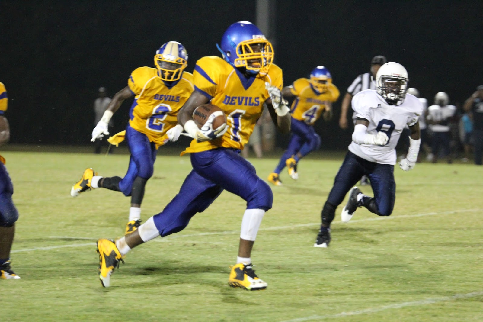 Warren County Screaming Devils: Devils Lose by Seven in Season Opener