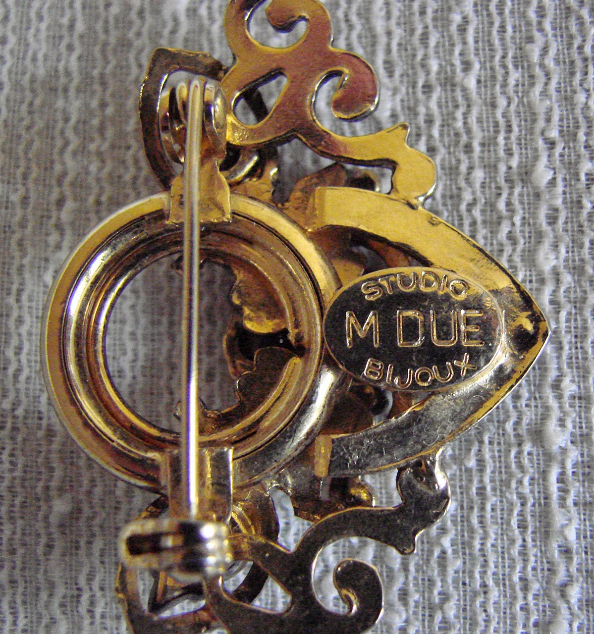 DULCEKAPPAVINTAGE: SPILLA "STUDIO M DUE BIJOUX"