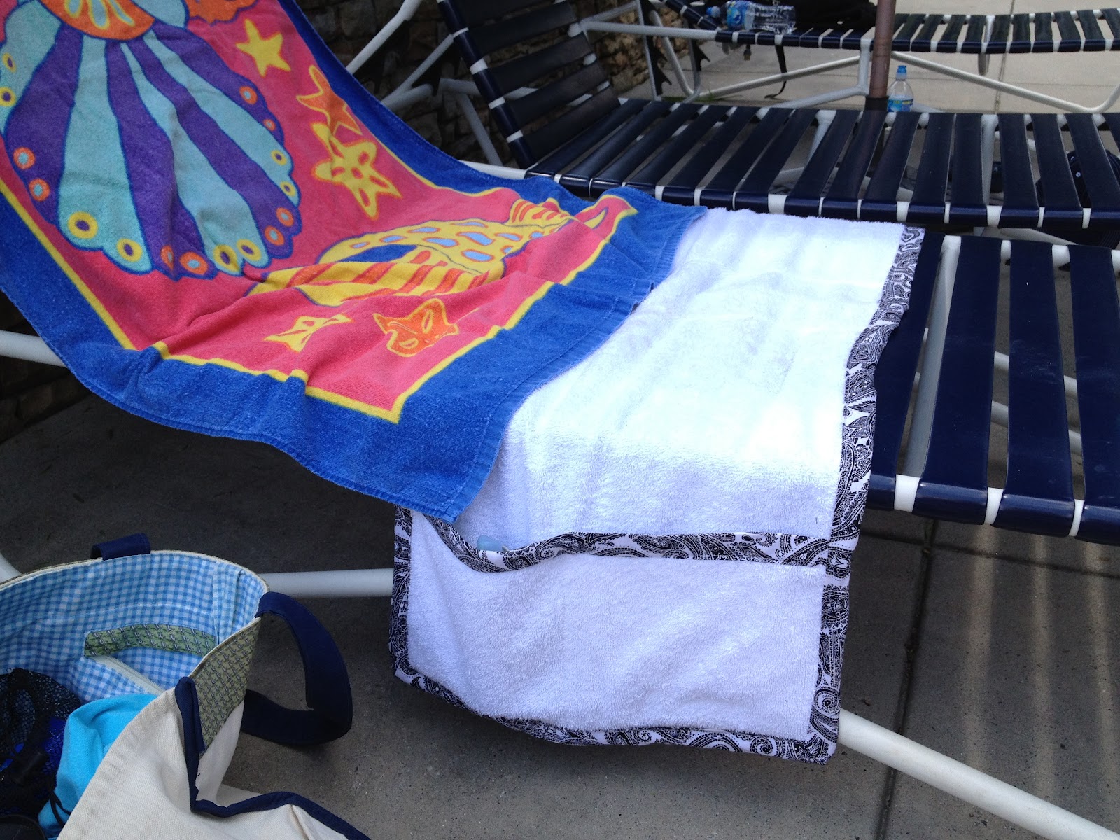 CasaLupoli: How to Sew a Beach and Pool Chaise Organizer